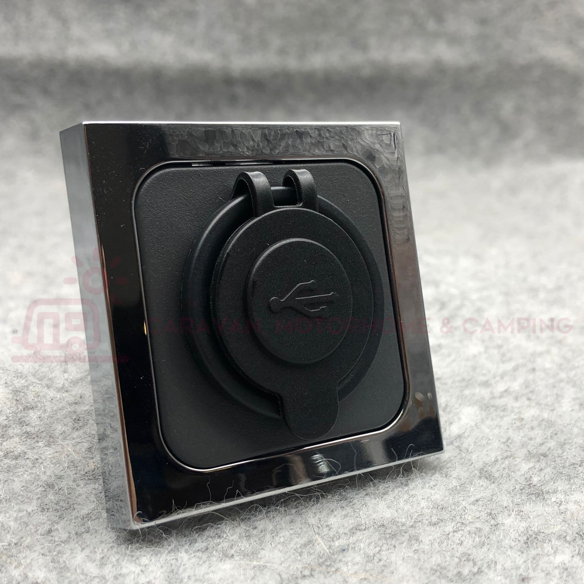 CBE C-Line Twin USB Socket & Faceplate Gloss Chrome - CG Range